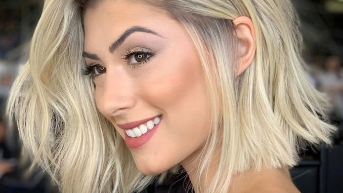 Brushed-Over Blunt Bob Haircut Hairstyles Ideas - For Thin Hair