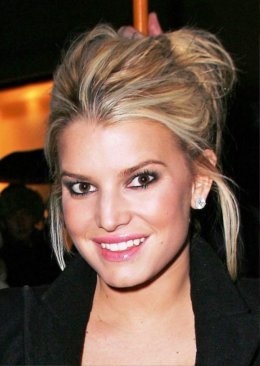 Jessica Simpson Hair Knot