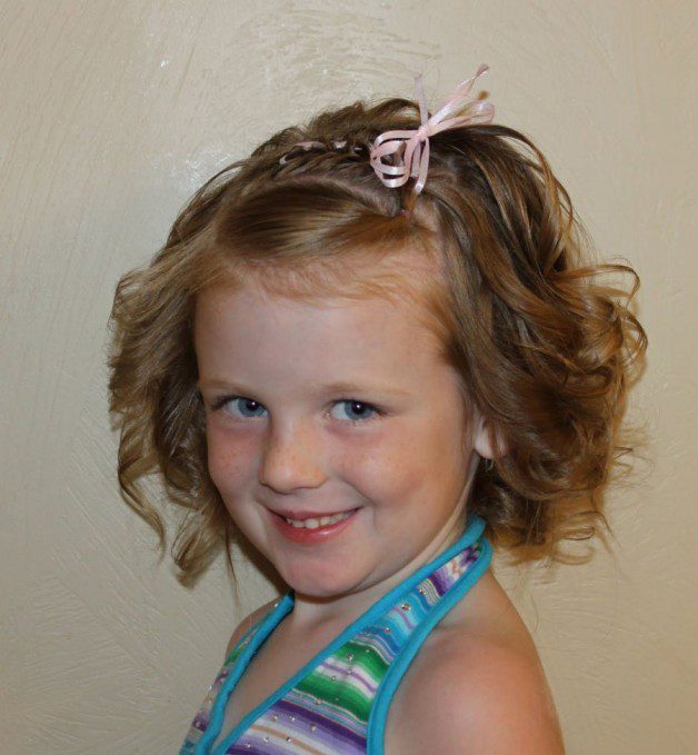 Short Hairstyles Middle Part Hairstyles Ideas - Short Hairstyles Middle ...